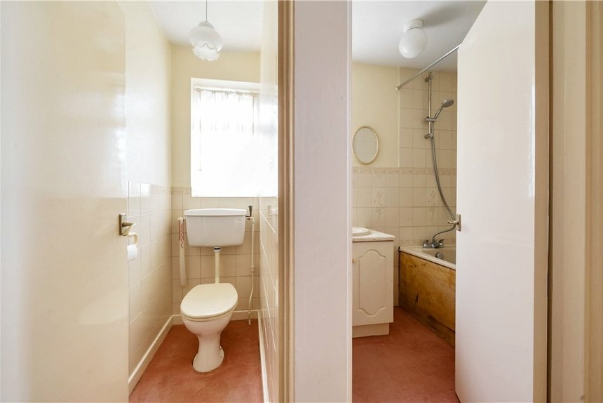3 Bedroom House For Sale In Albury Drive Pinner Middlesex Ha5