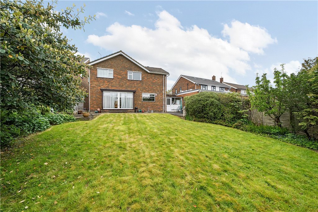3 Bedroom House For Sale In Albury Drive Pinner Middlesex Ha5